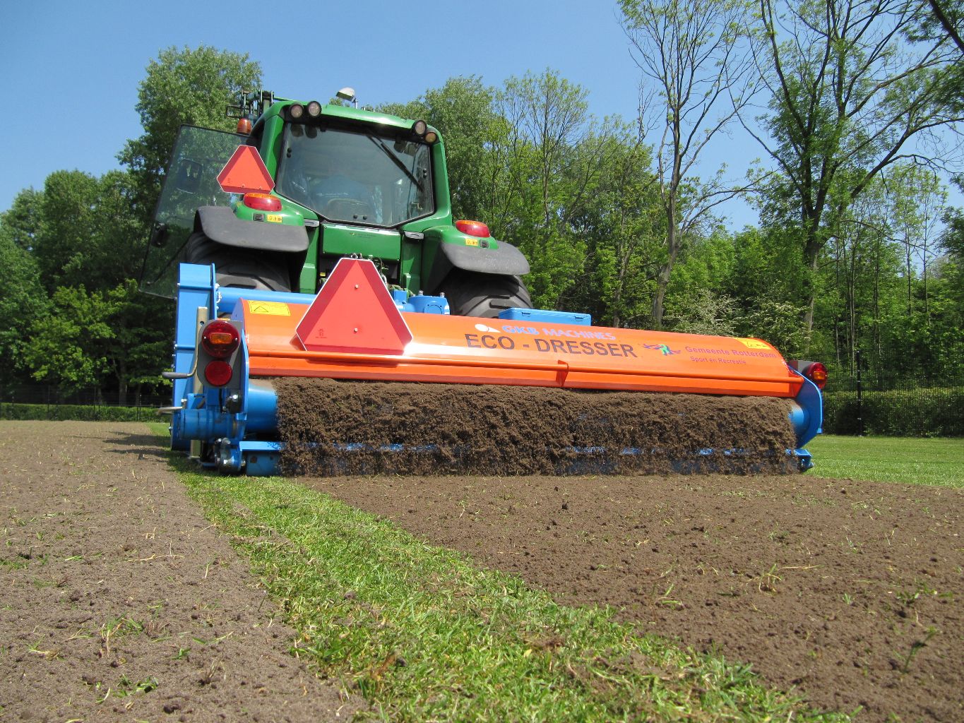 The Worker Is King: GKB Ecodresser - Turf Matters