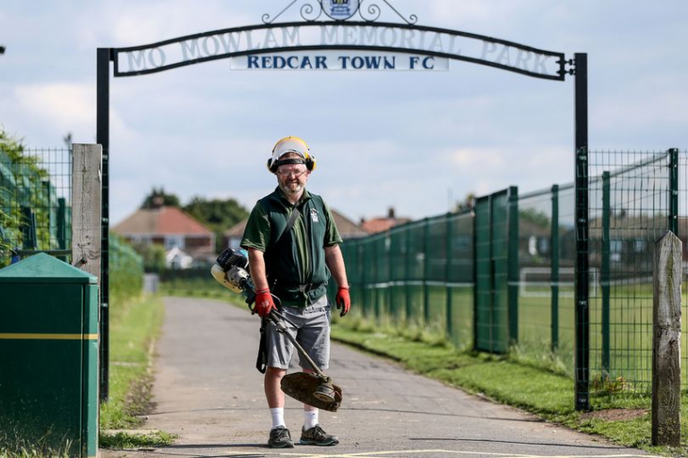 Grassroots hero wins award - Turf Matters