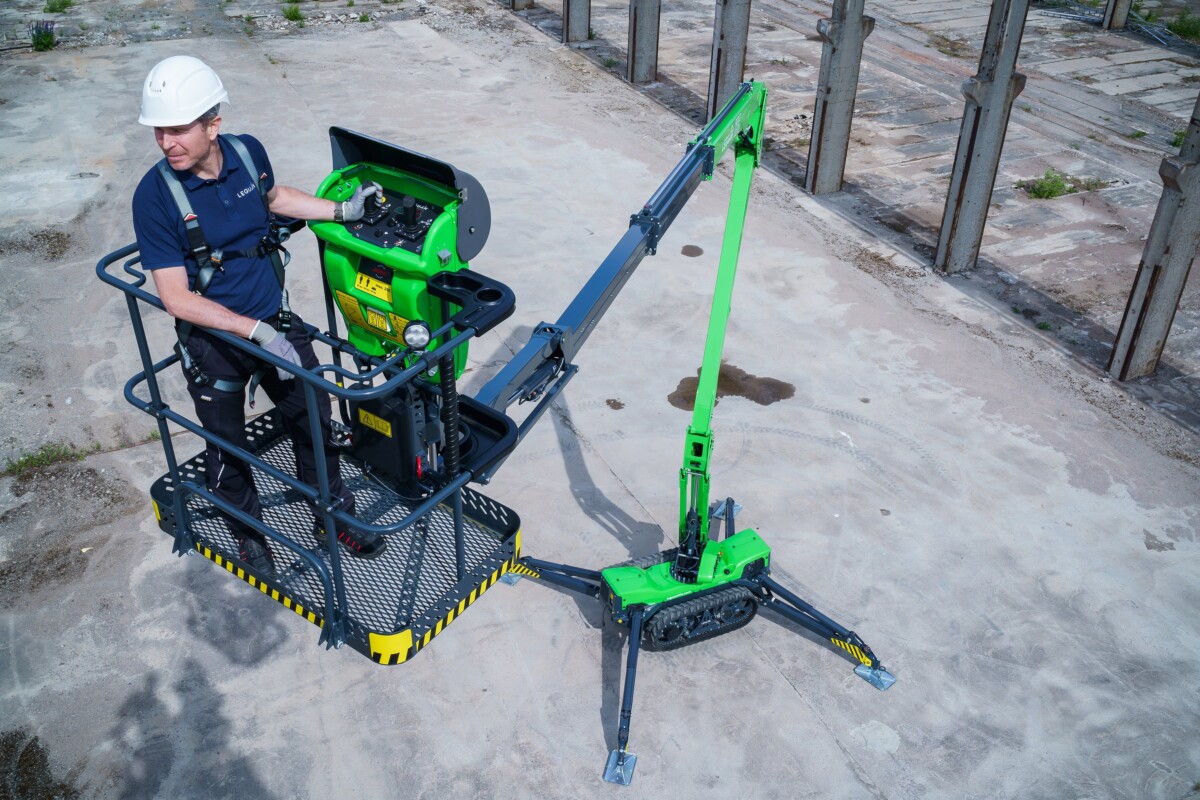 New Leguan 195 delivers powerful performance - Turf Matters New Leguan ...